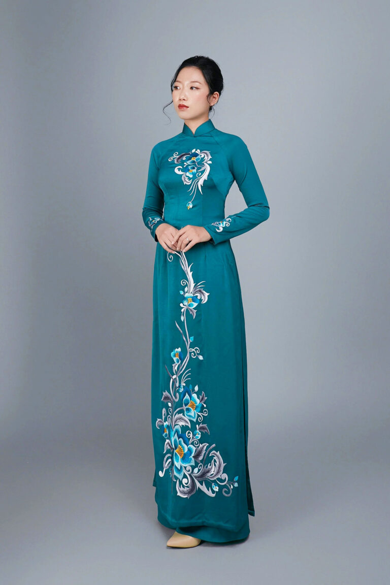 Vietnamese Traditional Dress: Cultural Significance & Modern Appeal